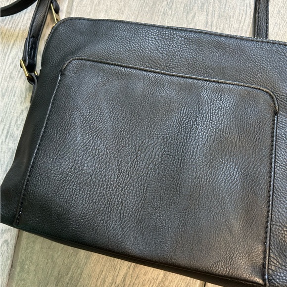 Universal Thread | Bags | Black Pebbled Handbag Universal Threads ...